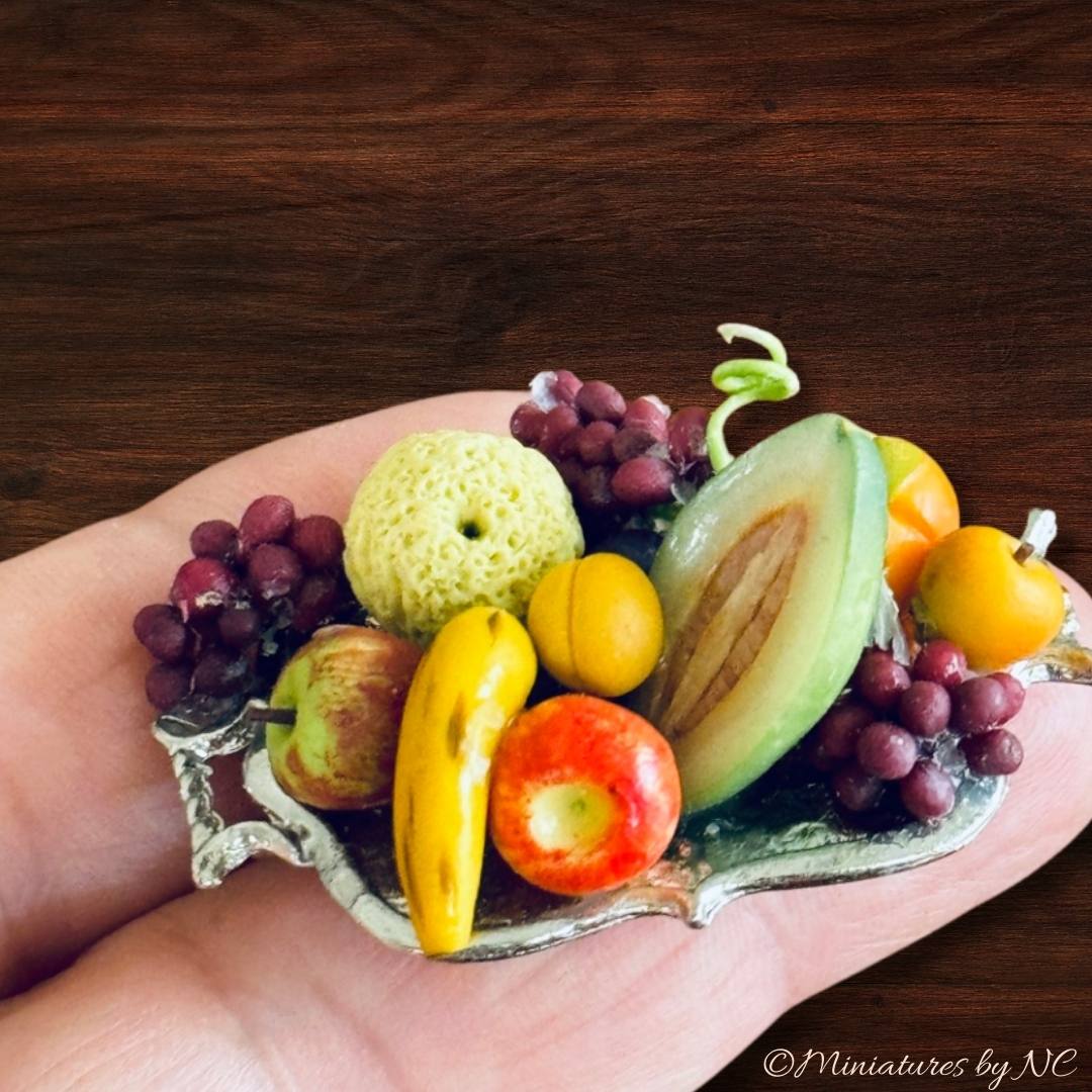 Creating miniature dollhouse food – Portraits and Miniatures by NC
